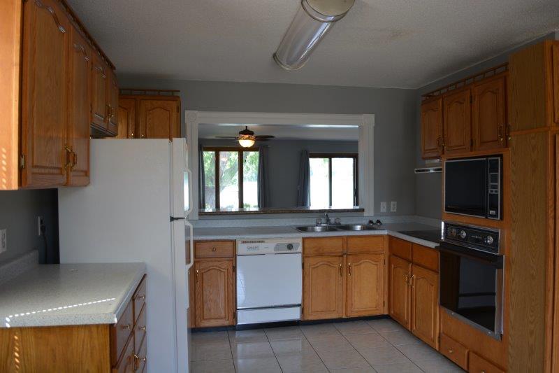 9780 Riverside Drive E - Details Property & Leasing